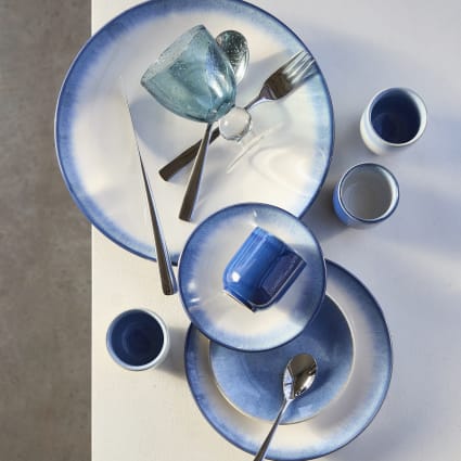 Assiette plate en céramique blanche et bleue Milo | Maisons du Monde