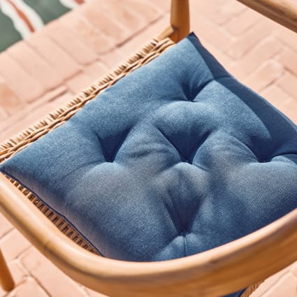 Cojín para silla de exterior de algodón azul marino 40x40 cm ROMMIE ...