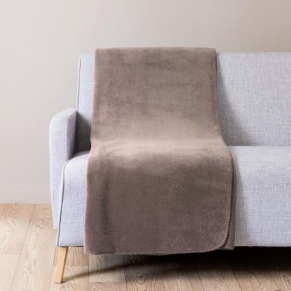 Plaid polaire en polyester recyclé taupe 150x230 Chaleur | Maisons du Monde