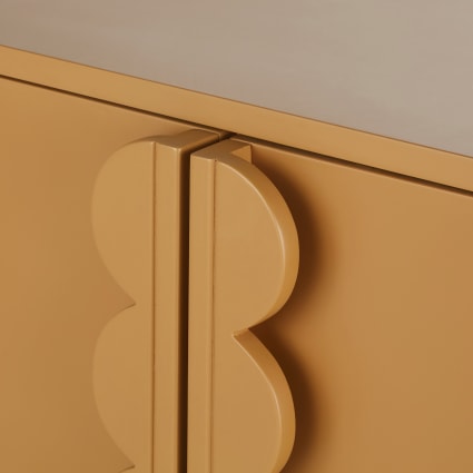 Sideboard mit zwei Türen in Ockergelb mit gewellten Kanten, 90 cm ...