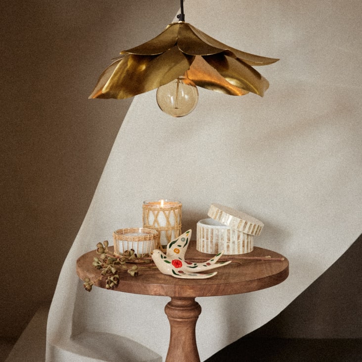 Candeeiro de teto em forma de flor em metal dourado Necton | Maisons du ...