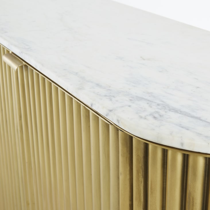Credenza a 3 ante in metallo ondulato color ottone e marmo bianco ...