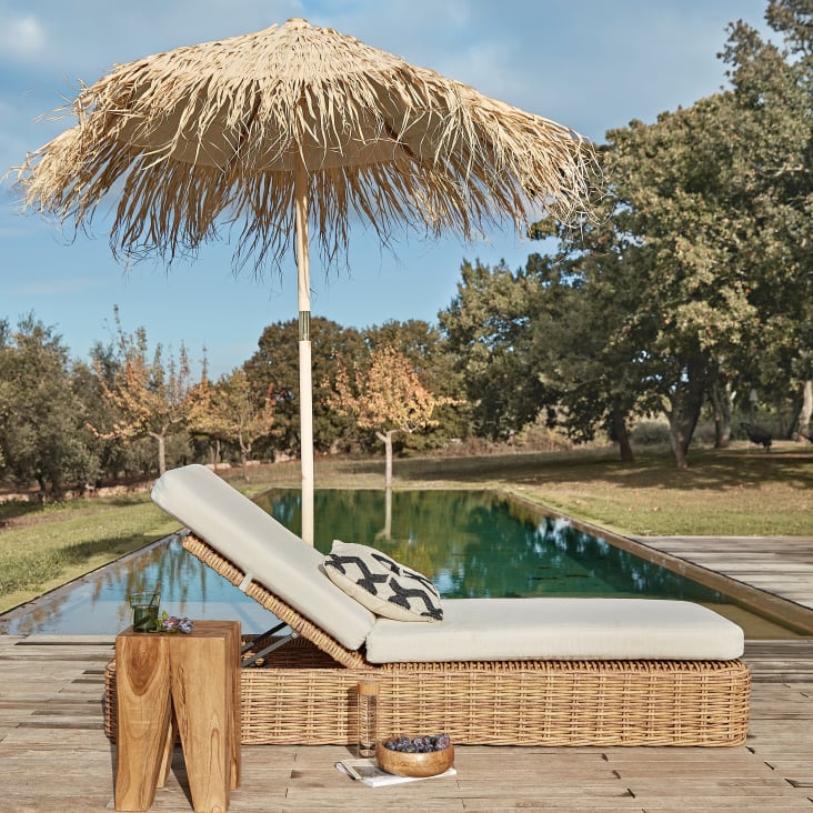 Parasol en bois de bouleau et fibre végétale tressée Bahamas | Maisons ...