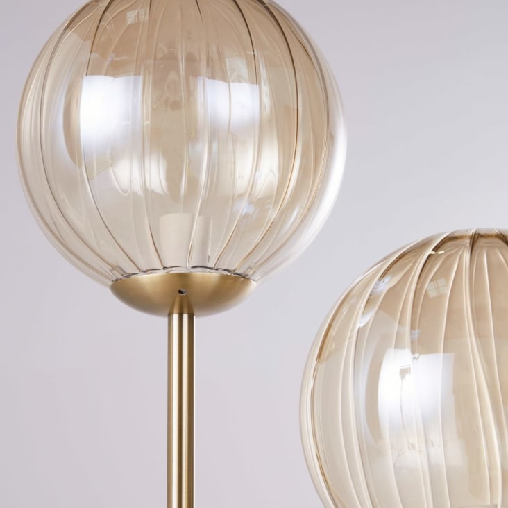 Piantana in metallo dorato con 2 globi in vetro ambrato alt. 135 cm ...