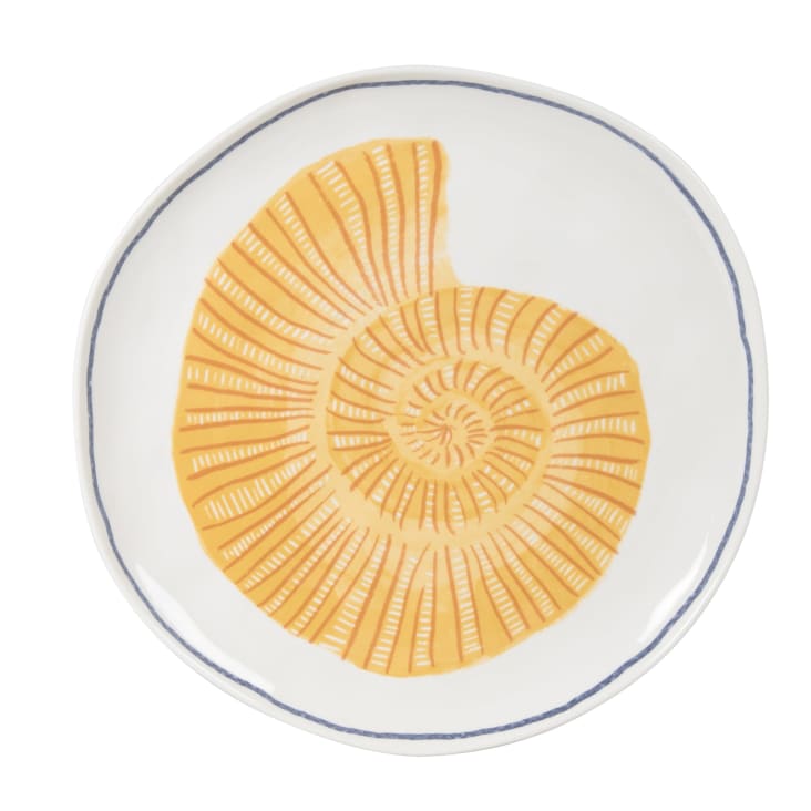 Plato de presentación de cerámica modelada blanca con concha amarilla ...