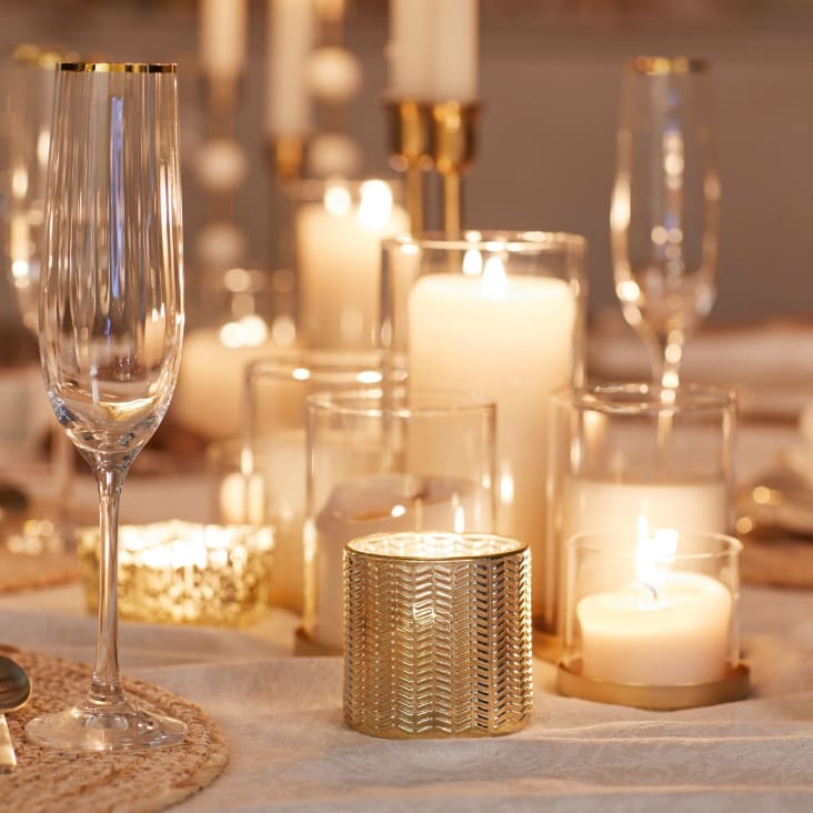 Bougie parfumée en verre doré 7x7 Colorama | Maisons du Monde