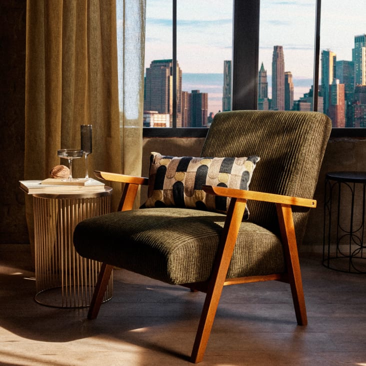 Coussin brodé motif gélule tricolore 50x30 Sam | Maisons du Monde