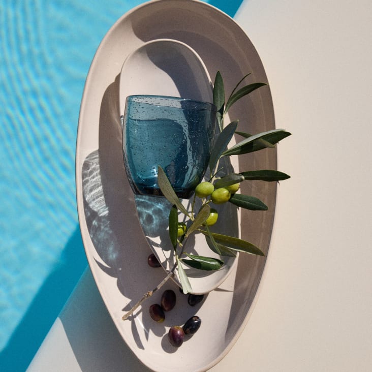 Plat de présentation en grès beige moucheté Atilia | Maisons du Monde