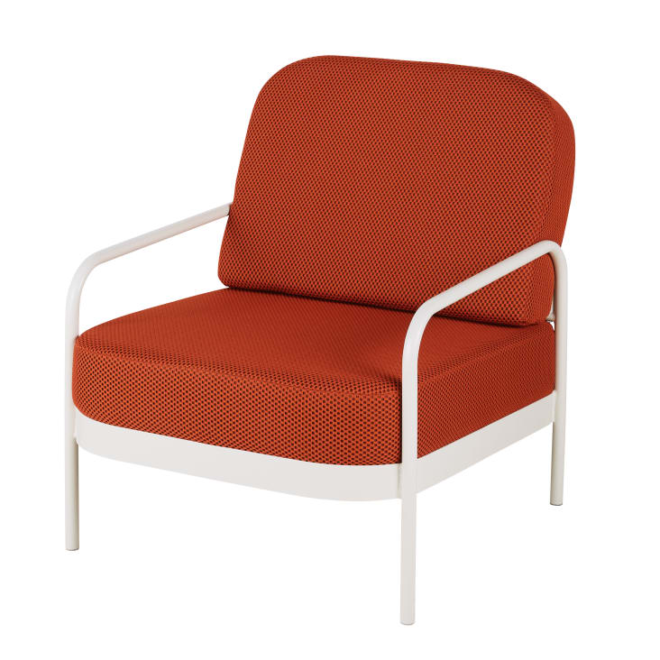 Poltrona in metallo color crema e tessuto riciclato color ruggine Play ...