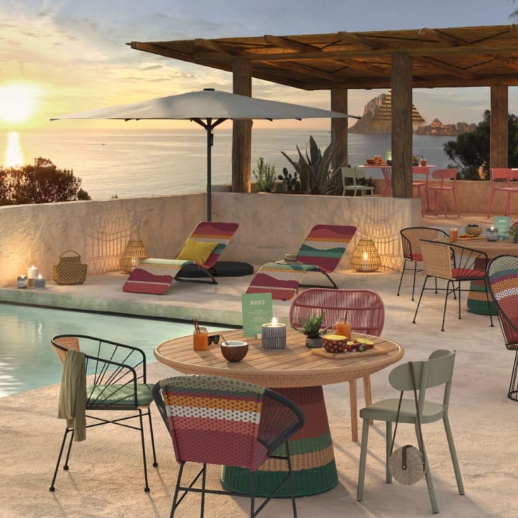 Sonnenliege aus buntem Kunstharzgeflecht und schwarzem Stahl Copacabana ...