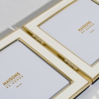 Marco de fotos festoneado blanco y dorado, 15x10 cm Lena | Maisons du Monde