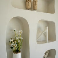 Statue lionne en polyrésine dorée H90 | Maisons du Monde