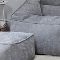 Pouf fauteuil et repose-pied carré en tissu borg bouclette crème ...