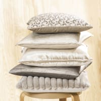 Lot de 2 housses effet 3D motif panthère cuivre 40x40 Cosmo | Maisons ...