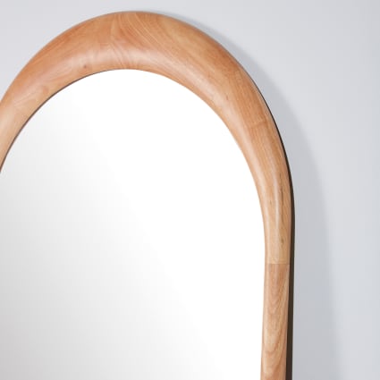 Specchio ad arco in legno di hevea 89x190 cm Mathias | Maisons du Monde