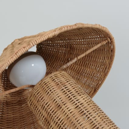 Lámpara exterior inalámbrica y recargable de ratán Adriana | Maisons du ...