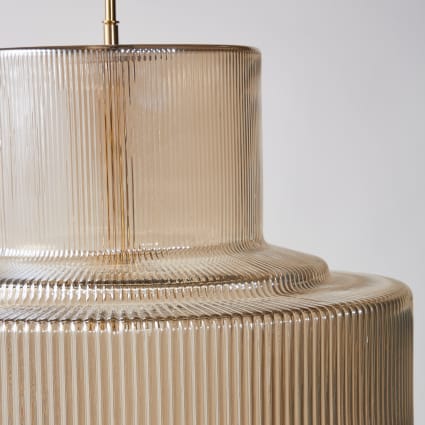 Suspension à pampilles transparentes et bords dorés Seraphine | Maisons ...