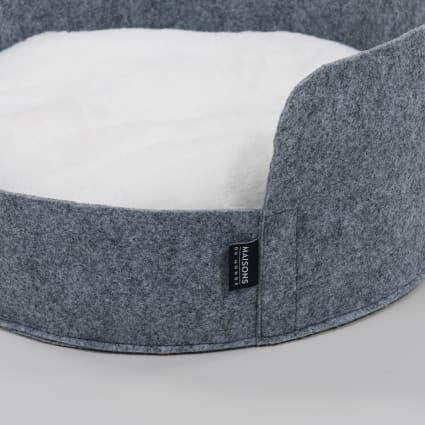 Panier pour chien et chat gris et coussin blanc Enael | Maisons du Monde