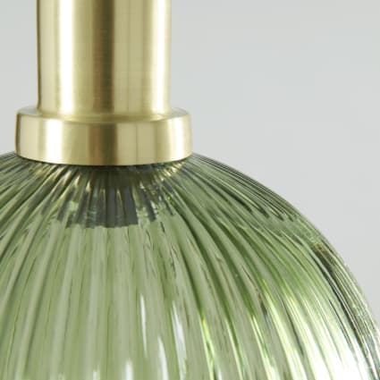 Lampada a sospensione nera con 3 paralumi in vetro rigato verde Omaja ...