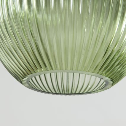 Lampada a sospensione nera con 3 paralumi in vetro rigato verde Omaja ...