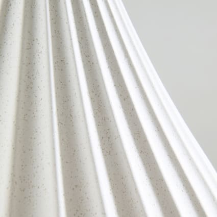 Lámpara de techo de cerámica acanalada color crema Arsene | Maisons du ...