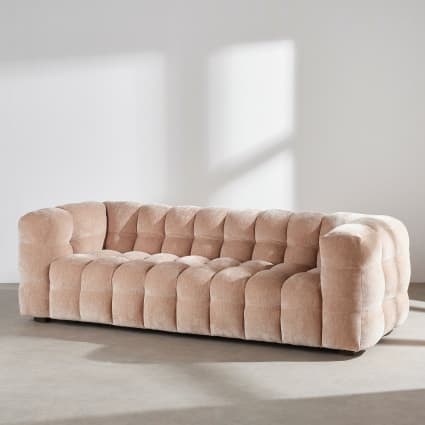 Divano nuvola a 3/4 posti in velluto color caffellatte con effetto ...