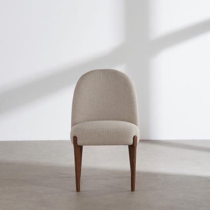 Stoel in beige stof en donker berkenhout Sarah | Maisons du Monde