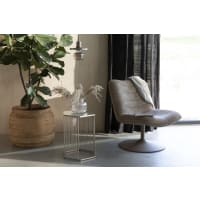 Poltrona imbottita color beige con struttura in legno. Kaisa | Maisons ...