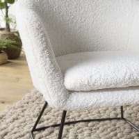 Sill¢n de tela bouclette blanca y patas de metal negro Albane | Maisons ...