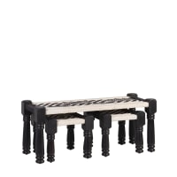 Hocker aus weißem Bouclé-Stoff mit schwarzen Metallbeinen Albane ...