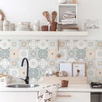 Selbstklebende Vinyltapete mit Lissabon-Motiven, ecru 50x300 cm Lisbona ...