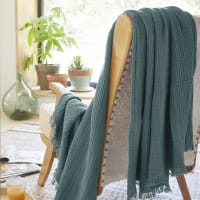 Plaid à franges gaze de coton uni 130x160 cm | Maisons du Monde