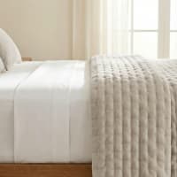 Couvre-lit uni matelassé extra doux gris 235x280 cm Pure | Maisons du Monde