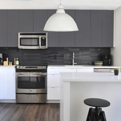 Sospensione cloche metallo ; Alt.90cm bianco ;Paralume: bianco Bacino ...