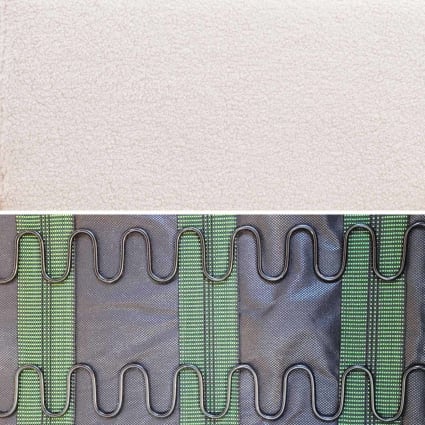 Skandinavische Bank und Sessel aus Holz mit Bouclé-Bezug Isak bouclette ...