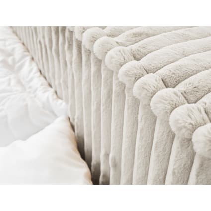 Polsterbett mit Bettkasten und Lattenrost 180x200 Fell, hellgrau Lago ...