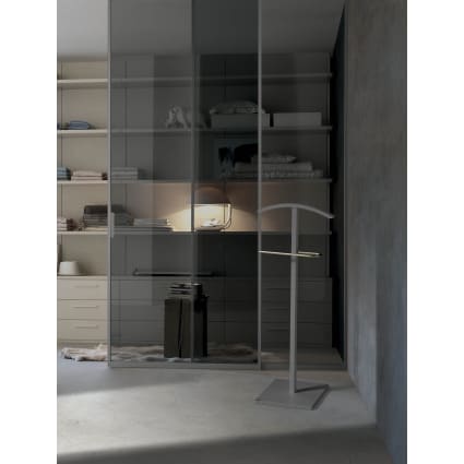 Galán de noche de madera de haya gris 112x46x32 cm Lines | Maisons du Monde