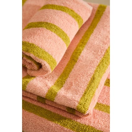 Toalla de baño color rosa 90x150 Saturno | Maisons du Monde