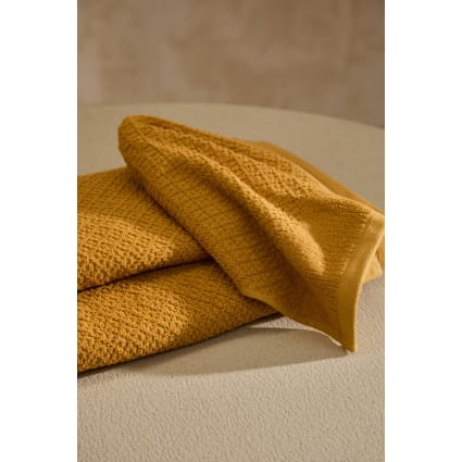 Toalla de baño color mostaza 90x150 Venus | Maisons du Monde