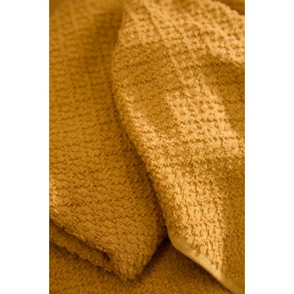 Toalla de baño color mostaza 90x150 Venus | Maisons du Monde