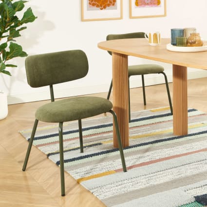 Lot de 2 chaises tissu et pieds métal vert olive Pantone | Maisons du Monde