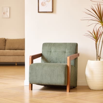 Poltrona in legno e velluto verde | Maisons du Monde