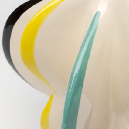 Vase en porcelaine aux accents noirs, jaunes et turquoises Harlequin ...