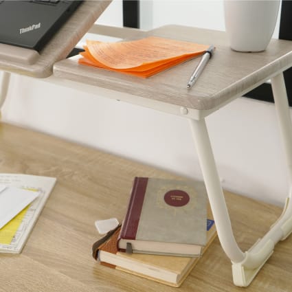 Tavolo da letto pieghevole per laptop, metallo rovere e bianco Mamie ...