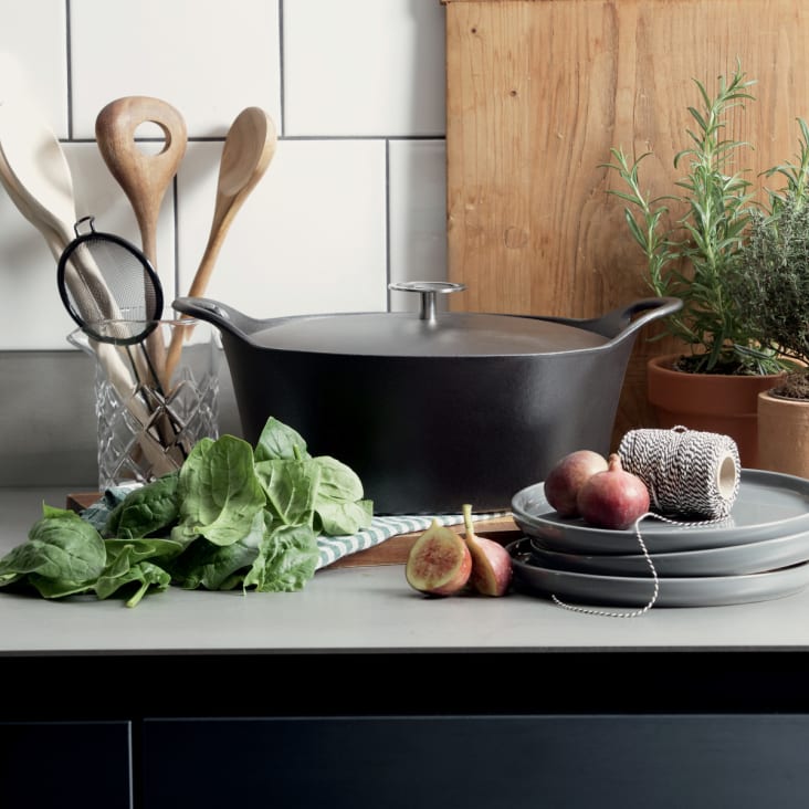 Pentola ovale in ghisa nero ⌀ 29 cm e coperchio Volcan | Maisons du Monde