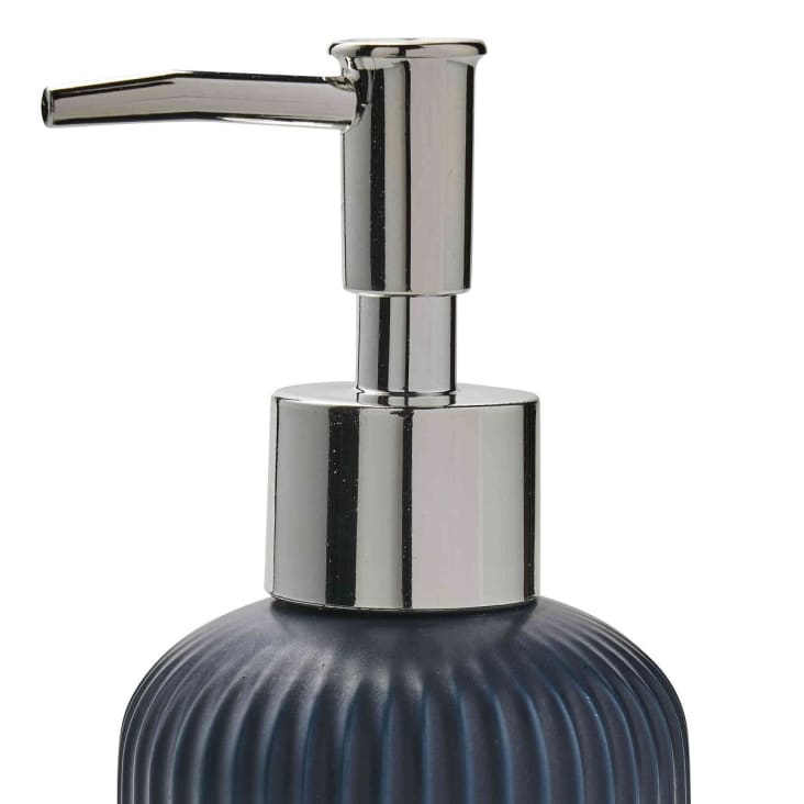 Distributeur de savon strié en céramique anthracite Smart | Maisons du ...