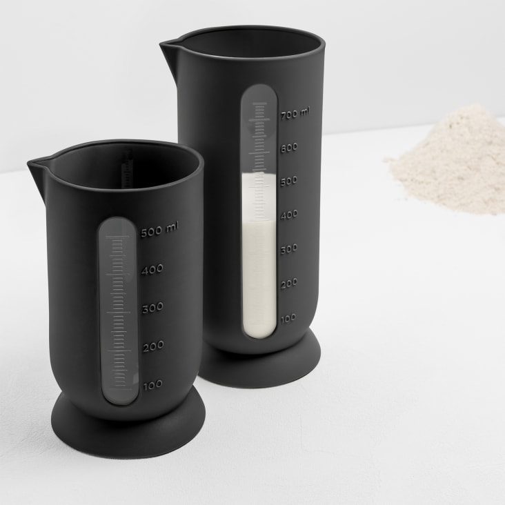 Caraffa graduata in polipropilene nero opaco 1 litri Create | Maisons ...