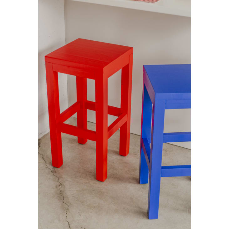 Taburete lacado pino 65cm Rojo Llama BLOCKIE-AXEL | Maisons du Monde