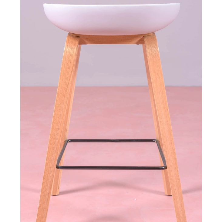 Nordischer Hocker mit Beinen aus Buchenholz, hellgrau Daxer | Maisons ...