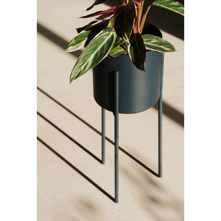 Pot de fleurs bas en acier, bleu Maki | Maisons du Monde